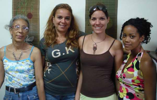 Las cubanas viven más años que los hombres - Radio Rebelde