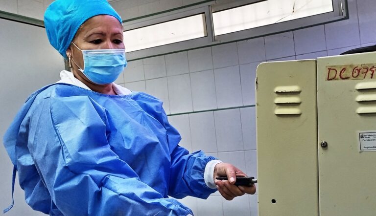 ? Salvar, con el blanco inmaculado de la Enfermería – Radio Rebelde