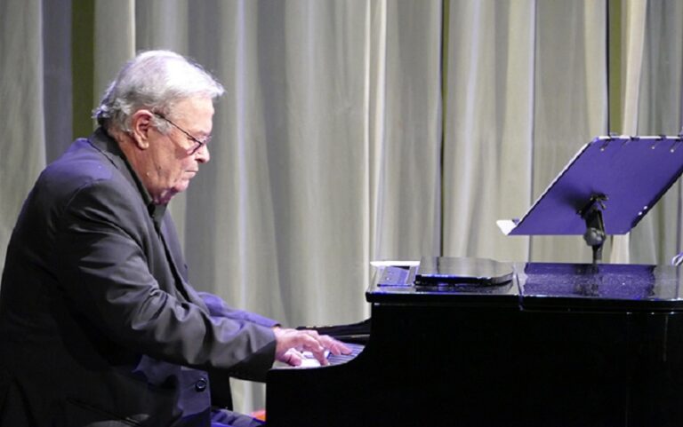 “Desde mi Ventana” … presenta a José María Vitier